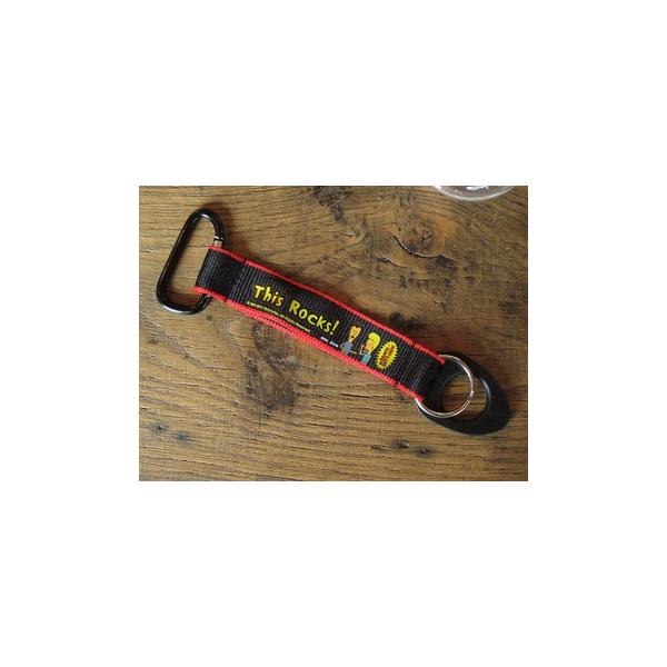 送料変更します！370円で発送します！注意点、＊＊＊＊クレジットカード支払いでお願いします！＊＊＊＊ペットボトルをひっかけるだけで簡単に持ち運びができる優れもの!!カラビナ付なので引っかけて飲みたい時もすぐ飲める☆サイズ： 約２３ｃｍ（カラ...