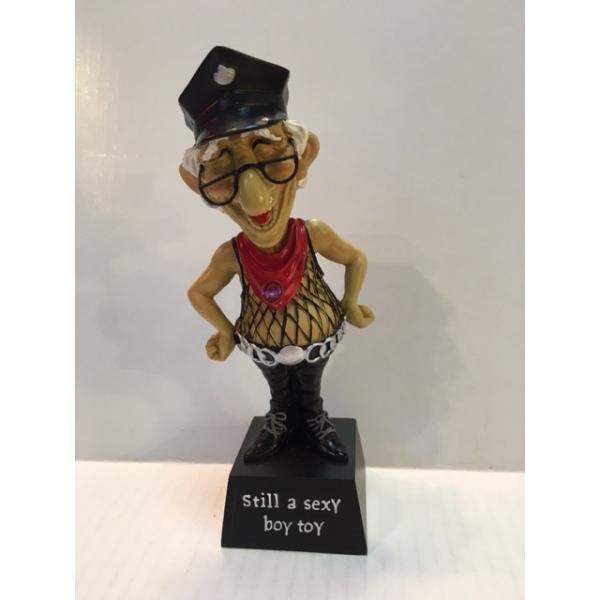 セクシー！？クーツおじいちゃん♪ シルバーのベルトが一段とキラキラしてます(笑)オシャレに敏感なクーツおじいちゃんがSMチックな衣装を身にまとって、なんだかとっても楽しそう。台紙のメッセージを直訳すると「セクシーな男の子のおもちゃを鎮めてく...