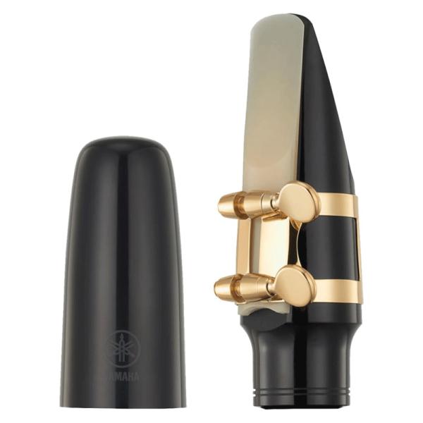 【YDS-150専用マウスピースセット】ヤマハデジタルサックス YDS-150専用のマウスピースセットです。セット内容：マウスピース、マウスピースキャップ、リガチャー、樹脂リード※マウスピース単体での販売はございません。●ヤマハパーツコード...