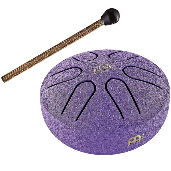 ポケットスチールタングドラムは、手のひらに乗る非常にコンパクトなサイズ（直径7.6cm)で、外出先、スタジオ、オフィスなどの場所を問わず、誰でもどこでも演奏することができます。穏やかな音色が心をなごませます。