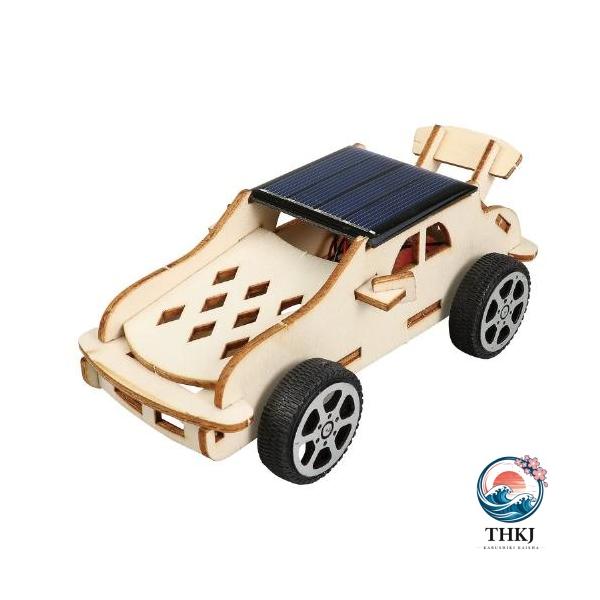 【商品説明】  地球にやさしい無限のエネルギー！  太陽光で走る木製ソーラーカー    商品サイズ　65×50×40mm  セット内容　ベニヤパーツセット、取説  重量　112g  材質　木、鉄、ゴム【商品説明】 地球にやさしい無限のエネル...