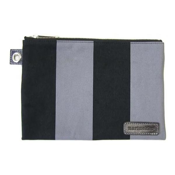 ●KORSI柄の豪華なポーチ●しっかりとした表地にコットンの裏地が丁寧に縫製されています●生地に張りのある製品ですので、セカンドバッグ風にもお使いいただけます●左上の飾り、ロゴ部分に革を使用しています●内部に仕切り付きポケットがあります●フ...