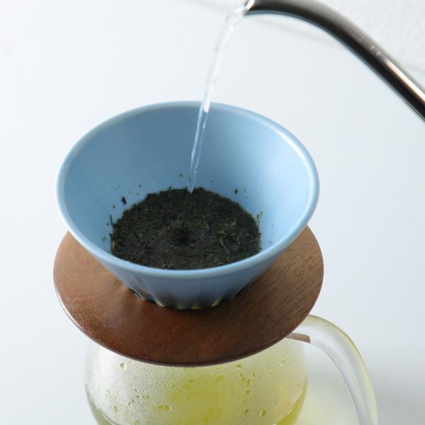 コーヒードリッパーやカップなどを展開する ORIGAMI と Saten japanese tea が共同で作り上げたティードリッパー。コーヒードリッパーの開発で蓄積されたノウハウと経験を活かして開発されたハンドドリップで抽出する透過式茶器...