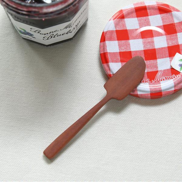 繊細で美しいデザインの天然木カトラリーです。木のぬくもりがナチュラルテイストの食器やお料理にぴったりです。自然派のレストランやカフェにおすすめいたします。サイズ:95×16mm材質:天然木（サオ）塗装：ウレタン(マット仕上げ)生産国:インドネシア