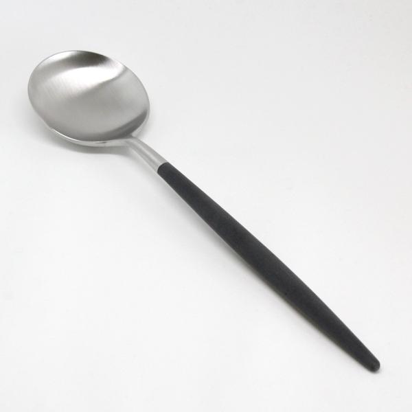 持ち手がブラックの樹脂になっていて、全体的なデザインがとてもスリムでカッコいいカトラリーシリーズです。樹脂の部分は木のような質感で一見天然目に間違えそうな見た目。スタイリッシュでおしゃれなところが近年非常に人気で常に品薄状態です。サイズ:2...