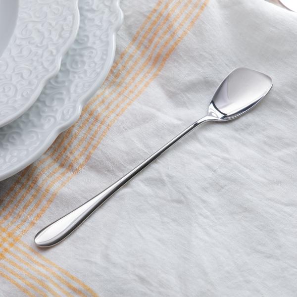 世界中のおいしいものが身近になった昨今、いろいろな食品がハイグレード化し、楽しみ方も深く、「通」的になってきています。そんな「暮らしを彩る食品にふさわしい道具」をテーマに考えました。つかい心地の良さと高級感にこだわったシンプルフォルムと気品...