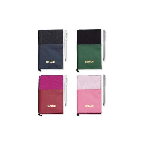 使いやすさを追求したデラックスなスコアーカードケース。中芯は1.5mmのＰＰ板を内蔵し、耐久性と書きやすさを向上。ケースの中央にはスコア―カードを留めるためのゴム紐を備え、スリットに挿し込まなくてもスコア―カードを押さえられる。文字の記入を...