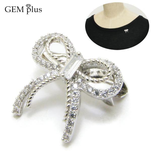 繊細な細工が美しいリボンのミニブローチとっても小さなラインストーンを丁寧にセットした上品なデザインですミニサイズなのでジャケットやカバン、帽子などいろんなところに付けて楽しんでください素材：合金、ラインストーンサイズ：約17mm×17mm重...