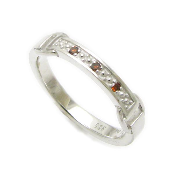 三石のカラーダイヤモンドが魅力的なスリースターダイヤモンドリングバックルのようなデザインがモダンでスタイリッシュな印象です妖しく輝くレッドダイヤモンドが魅力的なアイテムです※※こちらはレディースタイプのみの価格です※※素材：シルバー925幅...