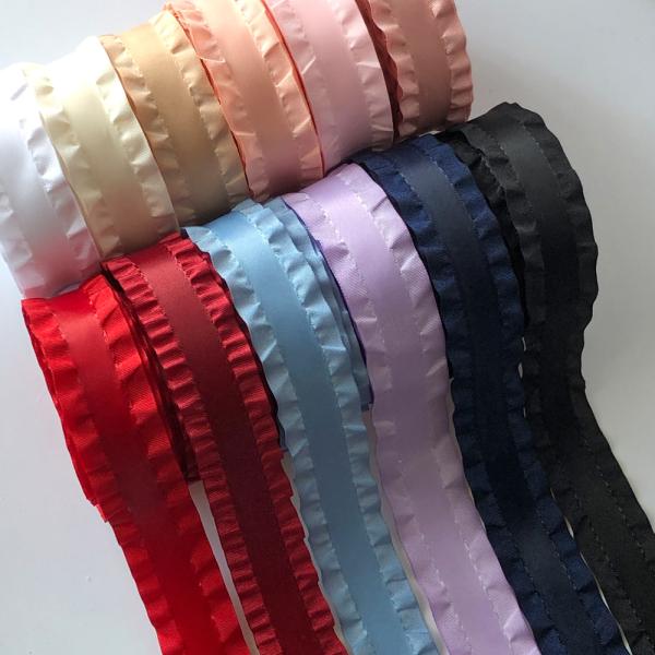 全12色　 無地　フリル　サテンリボンリボン幅： 約2.2ｃｍ（22ｍｍ）☆ 数量1で1ｍ ☆ ご希望のカラーをお選びください※お色は管理用で、実際のお色とは異なる場合がございます注）カラーやロットによって、フリル感（緩め、きつめ等）異なり...