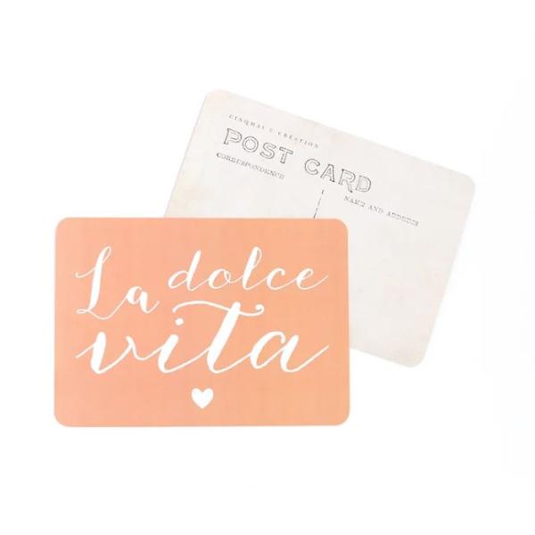 「La dolce vita」 /　ポストカード人生の小さな瞬間が思い出の中で大きな瞬間になるように、愛する人にカードを贈りましょう。CINQMAIのポストカードは、剛性の高い300グラムの紙にプロ品質の印刷で作られています。国立美術学校を...