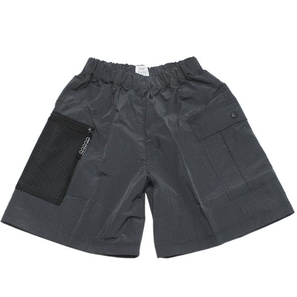 THE PARK SHOP ザ・パークショップ“ザ・パークショップ”のPARK AROUND ショーツ・裾幅を広めに設定したゆったりシルエットのショーツ・タフで軽量なリップストップ素材・両サイドに雰囲気の異なるポケットをデザイン関連キーワー...