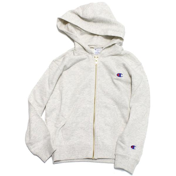 Champion KIDS チャンピオン キッズ“チャンピオン キッズ”のZIP HOODED スウェットシャツ・胸部分にブランドマークを施したシンプルなジップパーカー・サッと羽織れるので1枚あると重宝するマストアイテム・柔かい肌触りの裏毛...