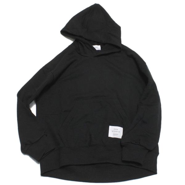 FOV フォブ“フォブ”のPLAIN パーカー・シンプルで着回しやすい無地デザイン・正面には大きなカンガルーポケットを配置・ボディはポリエステル混で滑らかな肌触り・ベーシックなカラー展開も魅力アイボリー(IV)・グリーン(GN) 113cm...