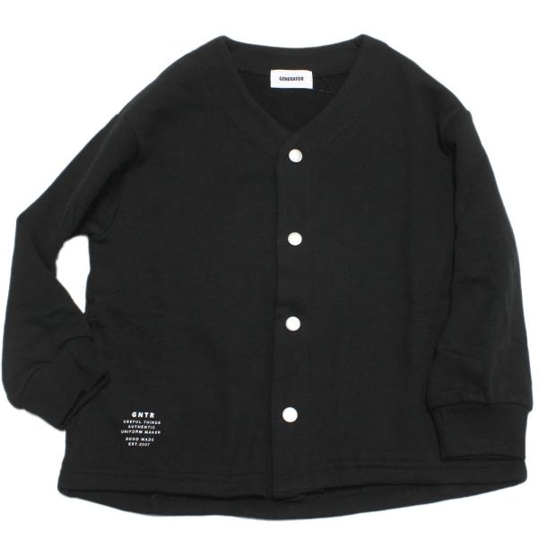 GENERATOR ジェネレーター“ジェネレーター”のノーカラーJK・カーディガン感覚で着られるライトアウター・生地は軽量感のあるポリエステル混の裏毛・ロングシーズン着用可能・無駄のないミニマルなデザイン・首元はすっきりした印象のVネック・...