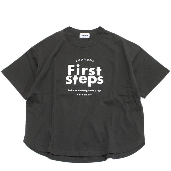 GENERATOR ジェネレーター“ジェネレーター”のFirst Steps Tシャツ・着心地の良いコットン天竺素材・フロントのメッセージプリントが印象的・裾がラウンドされたデザインWH/ 110cm / 16kg / M(110-120)...
