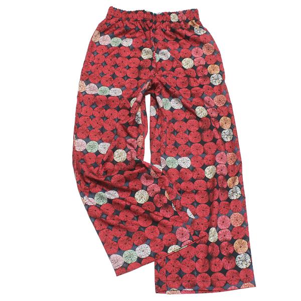 MARET マレ“マレ”のビンテージヨーヨーキルトプリントイージーパンツ・総柄デザインのイージーパンツ・ボディはアンティークのヨーヨーキルトを転写プリント・マットで落ち感のあるポリエステル素材を使用・適度な厚みで透け感もなく、オールシーズン...