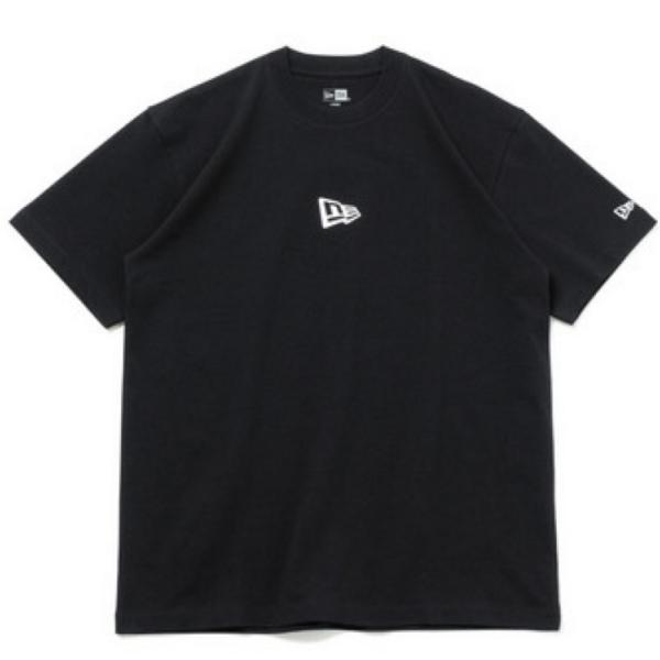 NEW ERA ニューエラ“ニューエラ”のFLAG LOGO MINI SS CT TEE・ニューエラお馴染みのフラッグロゴをコンパクトにプリントした一枚・ブランドオリジナルのレギュラーフィットデザイン・程よい肉感で、通年着用しやすい8oz...