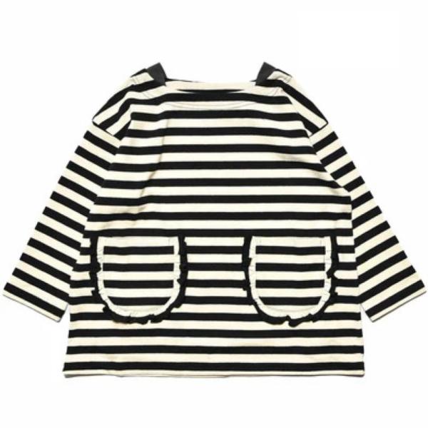 NEEDLE WORKS ニードルワークス“ニードルワークス”の天竺ボーダーフリルロンT・フリルで縁取ったポケット付きの長袖Tシャツ・ガーリーになりすぎないカジュアルなボーダー柄が◎・首元はレイヤードしたようなボートネック仕様・ゆったりとし...