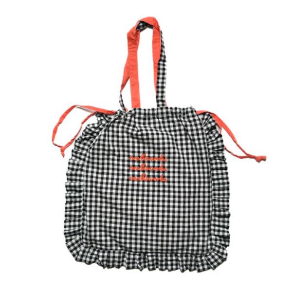 NEEDLE WORKS ニードルワークス“ニードルワークス”のブロードギンガムフリルBAG・フリルデザインのトートバック・ギンガムチェックがコーデのポイントに・内ポケット付きで、スマホや小物の収納にも便利・2枚仕立ての使用で耐久性もバッチ...
