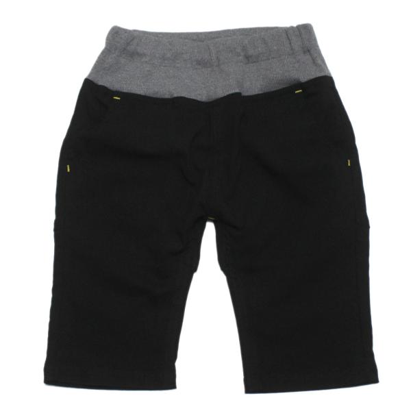 OFFICIAL TEAM オフィシャルチーム“オフィシャルチーム”のスーパーストレッチサルエルハーフパンツ・毎シーズン人気のサルエルパンツ・ゆとりのあるヒップ周りと特徴的なポケットがポイント・動きやすいストレッチ素材を採用・ウエストはリブ...