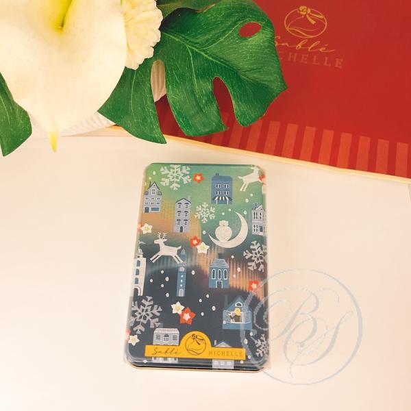 ショップ袋付世界の国を旅して集めたミシェルのお気に入りをさっくり食感の愛らしいサブレに仕立てました。15の国・都市をイメージしています。まるで子供の頃に集めた宝箱を開けるようにワクワクした気分も一緒にお楽しみください。賞味期限 : 製造日よ...