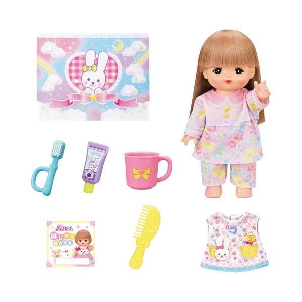 ロングヘアメルちゃんと「おきがえ」「はみがき」「おねんね」遊びを楽しめるセット。3歳からのお子様にぴったり。メルちゃんと遊びながら一日の習慣を覚えることができます。セット内容：ロングヘアメルちゃん、パンツ、パジャマ上下、ワンピース、かけぶと...