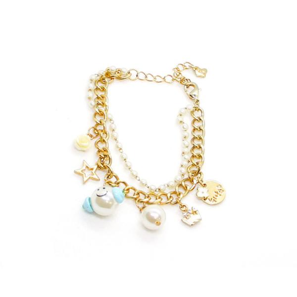 フェイクパールとゴールドのチェーンをベースに「星（スター）」「花（フラワー）」「フェイス」「王冠（クラウン）」 のチャームをあしらった華やかな二連ブレスレット。サイズ調整もOK、華やかなマルチカラーですので、腕時計やブレスレットなど他の手持...