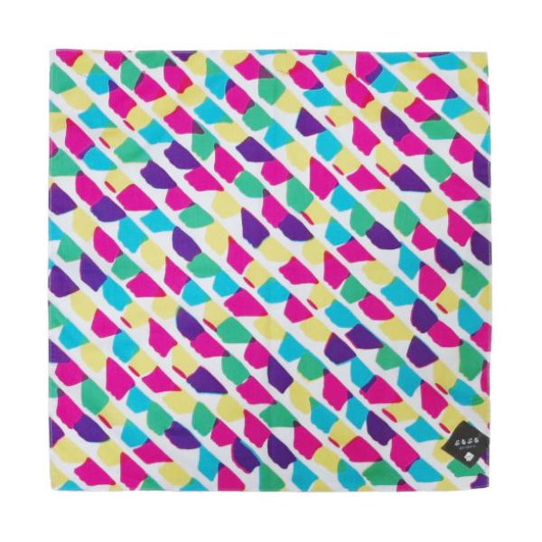 日本製：グラフィカ素材：綿100％サイズ：約54cm(四方ミシン）注染：注染（ちゅうせん）とは、特殊な糊で防染し重ね上げた生地の上から染料注ぎ、模様部分を染め上げる伝統的な型染めの一種です。伝統的な技術に基いて、手ぬぐい、浴衣、ふきん等が生...