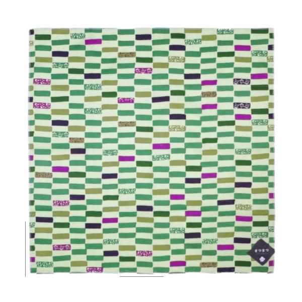 日本製：グラフィカ素材：綿100％サイズ：約54cm(四方ミシン）注染：注染（ちゅうせん）とは、特殊な糊で防染し重ね上げた生地の上から染料注ぎ、模様部分を染め上げる伝統的な型染めの一種です。伝統的な技術に基いて、手ぬぐい、浴衣、ふきん等が生...