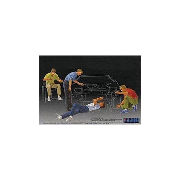 ※未塗装・未組み立て（組み立てには工具などが必要となります）自動車整備中のメカニックを1/24スケールにて再現。フィギュア4体を作成可能。