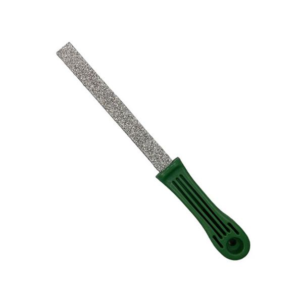 【取寄品】ハードな使用にも耐える超硬ヤスリです。■用途木材・石材の加工。■機能木材・石材・コンクリートの加工に最適です。ざっくりと仕上げる荒削り用のヤスリです。■仕様粒度：40形状：平全長：265mm(ヤスリ部：150mm)■材質グリップ部...