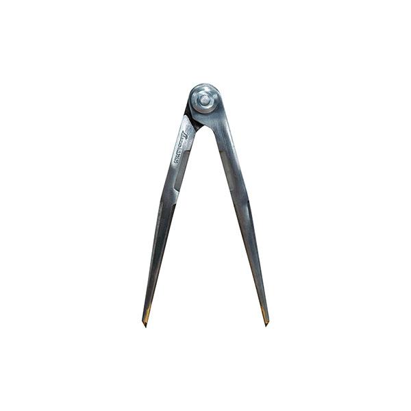 【直送品】【代引不可】[ケガキ工具 ケガキ針]硬質クロムメッキ処理・熱処理等が施された硬い金属にもケガけます。先端端超硬チップ付なので摩耗しにくく長持ちします。■仕様●本体サイズ 150×22×19mm●使用範囲半径 150mm●製品質量 ...