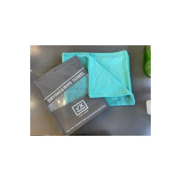 ハーフサイズ (65cm x 45cm)　新聞紙　半分より少し大きめサイズ愛車の洗車！洗う→流す→拭きあげるこの工程の中で、１番時間を取られるのが拭きあげ！「洗うのは良いんだけど、拭くのがめんどくさいんだよなぁ、、、」と思ったことはないです...