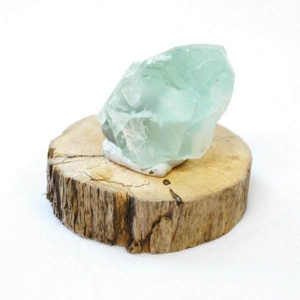 【商品名】フローライト原石〈蛍石 Fluorite〉緑【産地】Mont Charvin（Aravis） Auvergne-Rhone-Alpes France【サイズ】約30ミリ×23ミリ×28ミリ（原石の最長部計測）別名「天才の石」とも呼...