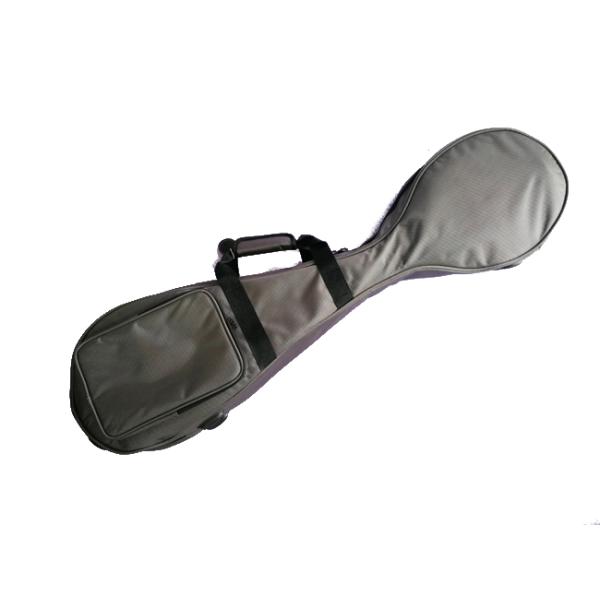 耐久性のある素材(1680D)を使用した三味線用リュック式ソフトケースです。この生地には上品な光沢があり見た目にも高級感があり、丸みを帯びた優しい曲線の厚手クッションが大事な三味線を守ります。チャックは本体側面に取り付いている為、カバー自体...
