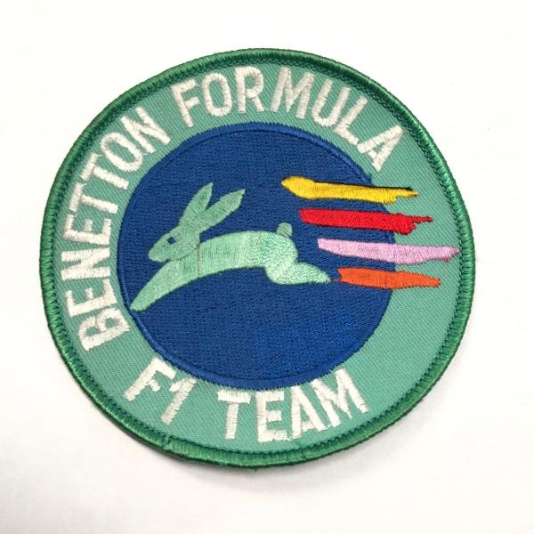 直径：9.3cm古いもので、写真のものが現品です。裏に糊はついていません。Benetton Formula F1 Wappen Patch Vintage