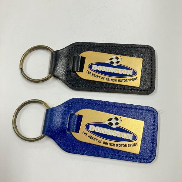 ドニントンのキーリングレザー部分：7.8cm×3.8cm新品デットストック品につき、リング部分に少しサビがあります。Donington Circuit Vintage Key Ring Keychain Leather