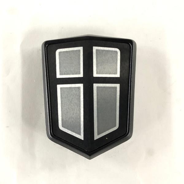 1000cc後期型タイプローバーミニのMK3タイプのボンネットカーバッジです。取り付けはMK3純正と同じ3本の爪で差込式となっております。5.3cm×6.8cmClassic Mini Rover Mini Bonnet Badge Shi...