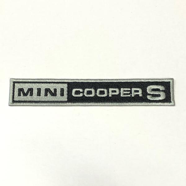 ローバーミニMK3クーパーSのトランクバッジの模様のワッペンです。2.3cm×13.6cmアイロンで貼り付けることが可能です。裏に糊がついています。Classic Mini Cooper S Rear Boot Emblem Badge C...