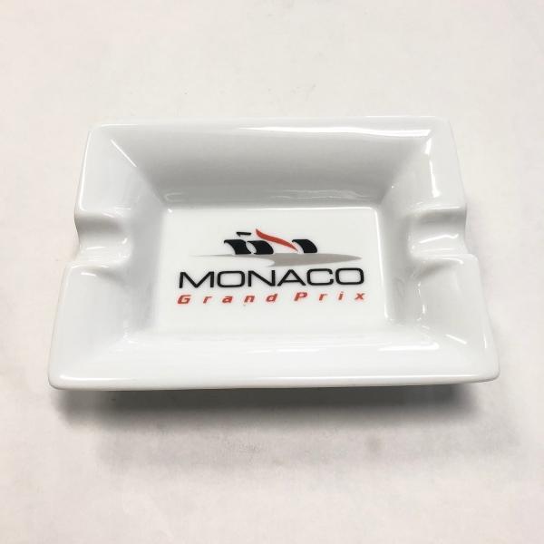 モナコ・グランプリのアシュトレーです。9.5cm×12.2cm×3cm陶器製写真のものが現品です。デットストック品です。ご了承ください。Monaco Grand Prix Ceramic Cigar Ashtray Square White...