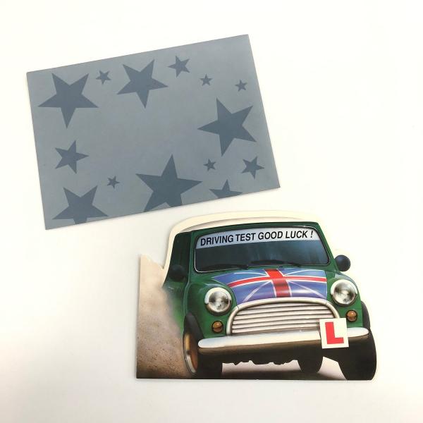 クラシックミニの形のメッセージカードです。運転免許試験に受かるといいねというメッセージの書かれたカードです。クルマについたLのマークは、イギリスでは初心者マークでlearner driverという意味です。中には、『Wishing you ...