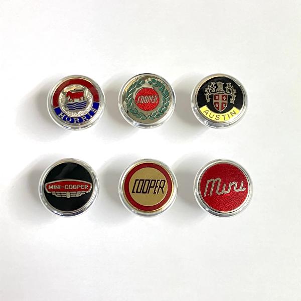 クラシックミニの純正のチョークとヒーターのノブをアルミ製に交換するパーツです。ノーマルの黒いノブをペンチなどで外して取り付けします。ワイヤーは含まれません。直径：2.5cmClassic Mini Choke Knob/Heater Swi...