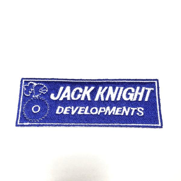 イギリスジャックナイトワッペンです。ミニではトランスミッション等の製作でご存知かと思います。サイズは約10.2x3.7cmです。 裏に糊がついています。表示されている在庫数以上にご購入をご希望の場合は、入荷することができますので、お申し付け...