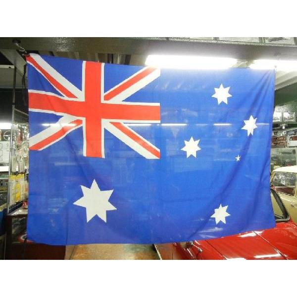 オーストラリア国旗の旗です。左側に紐が付いています。写真のものが現品です。97cm×139cm折りたたんだ状態での保管・発送となります。Australian National Flag　国旗柄フラッグ　AU国旗　ガレージフラッグ　ガレージバナー　