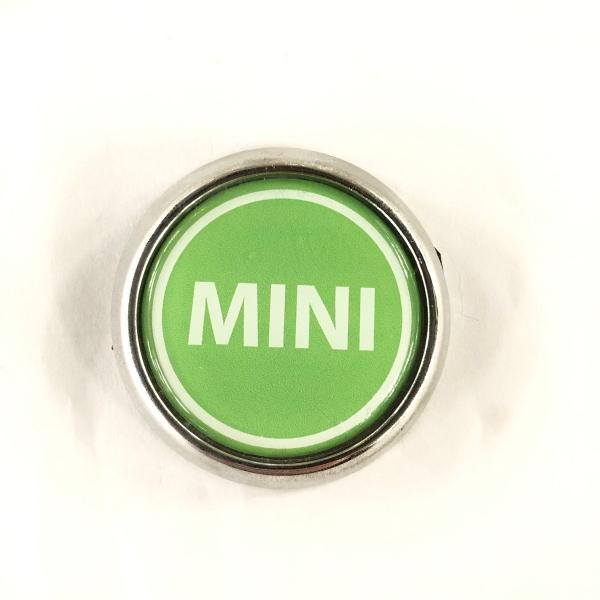 クラシックミニ用の丸型タイプのボンネットエンブレムです。 センターの丸いモチーフはステッカーです。 貼り付けは両面テープで貼り付けるだけです。 5.5cm×5.3cmClassic Mini Round Bonnet Front Hood ...