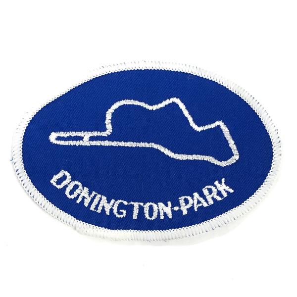 11.3cm×7.8cm古いもので、写真のものが現品です。裏に糊はついています。DONINGTON PARK Circuit Wappen Patch