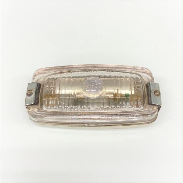 トランク直付用UNIPARTの文字入り。写真のものが現品です。レンズサイズ：11.5cm×5.5cm箱等、写真に写っているもの以外に、付属品はございません。場合によってはご自身で加工の必要なことがございます。中古品のため、細かな傷があります...