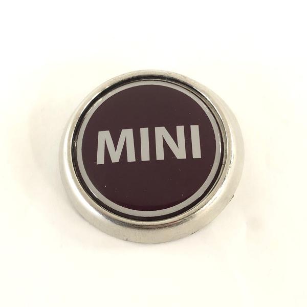 クラシックミニ丸型タイプのボンネットエンブレムです。 センターのマルーンカラーの部分はステッカーです。 貼り付けは両面テープで貼り付けるだけです。 5.5cm×5.3cmClassic Mini Round Bonnet Front Hoo...