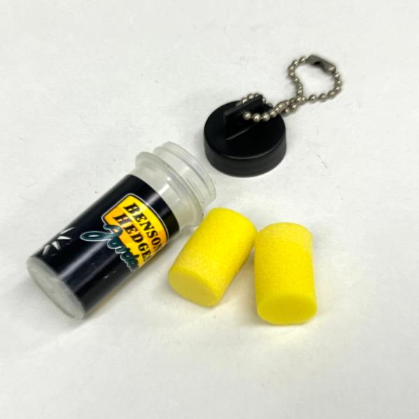 ベンソン&amp;ヘッジスの耳栓とケースのキーリング写真の物が現品です。ケース部分：約5.5cm×2cm